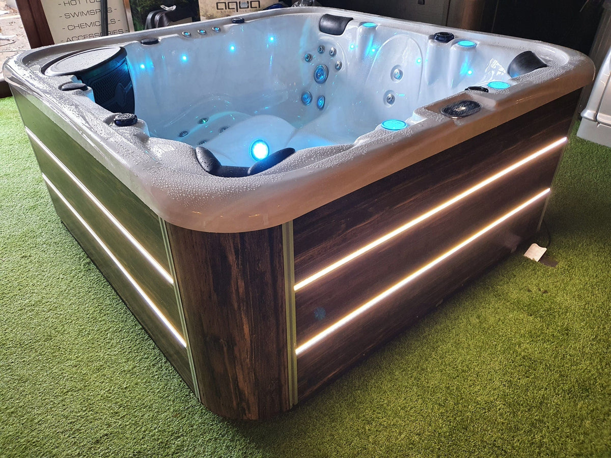 Solstice Tropic - Solstice Leisure Spas — ZonoWellness